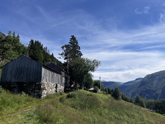 Kjeasen Farm Hike or Drive & Visit ⋆ Expert World Travel