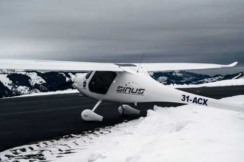 Can A Plane Take Off in Snow? (Complete Guide) ⋆ Expert World Travel