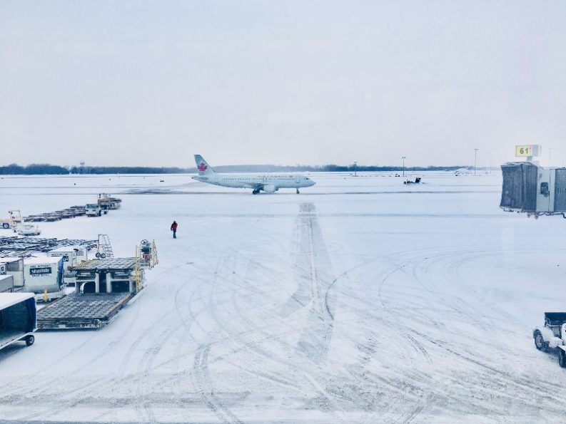 Can A Plane Take Off in Snow? (Complete Guide) ⋆ Expert World Travel